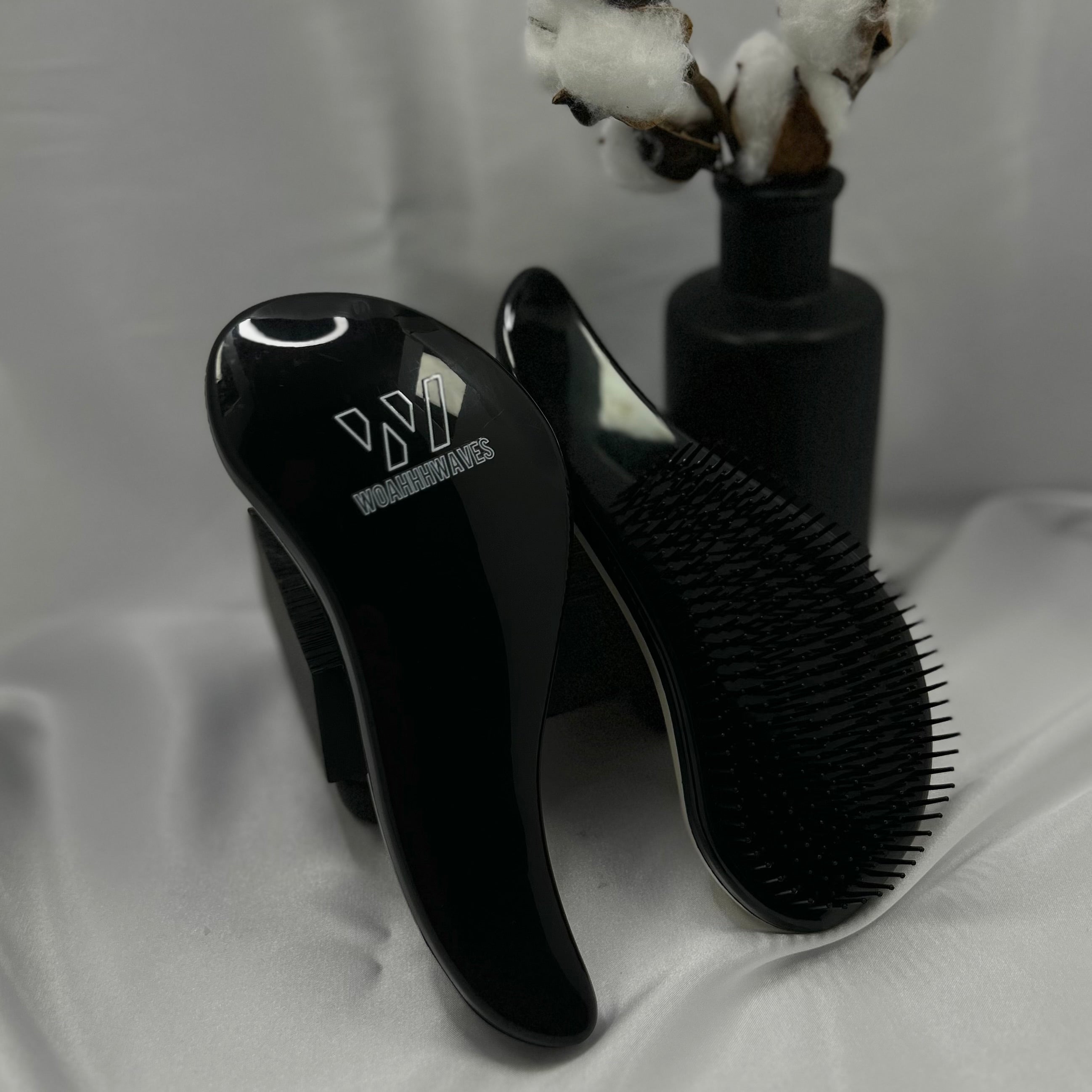 Detangle Brush – Woahhh Waves